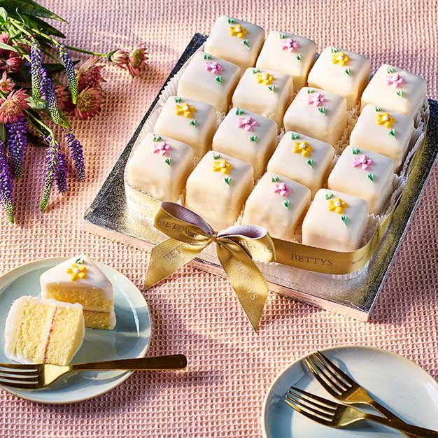 Order Cakes Online for UK Delivery | Handcrafted cakes